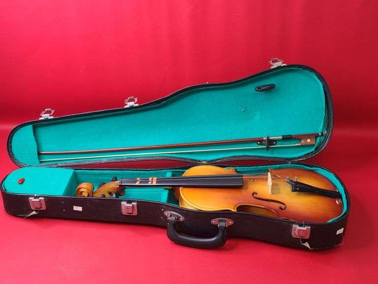 Merano Violin with Case - Prime Time Auctions, Inc.