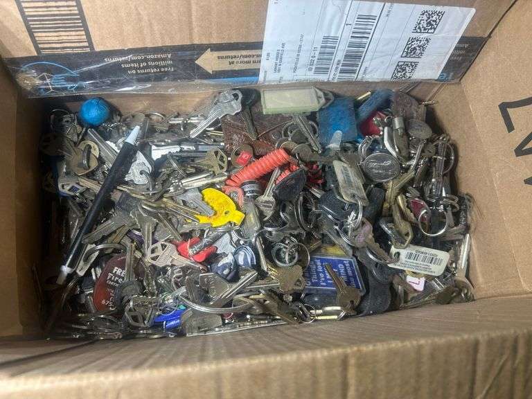 Box of Assorted Keys - Prime Time Auctions, Inc.