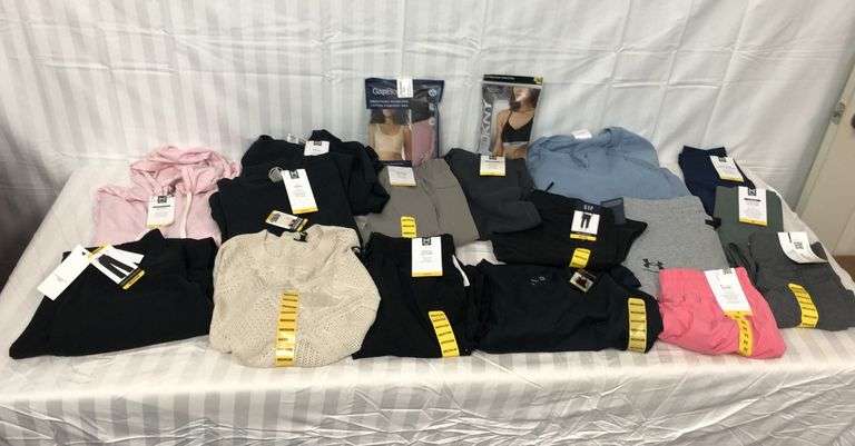 Women's Medium Clothing - 18 Pieces - Prime Time Auctions, Inc.