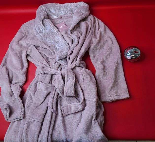 Ulta Robe Size L/XL, KKNY Be Delicious - Prime Time Auctions, Inc.