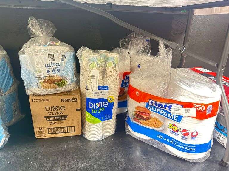 Hefty Plates, Ultra Plates, Dixie Deepdish Paper Plates, Dixie To-Go ...