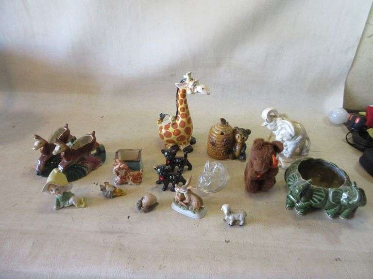 Animal Figurines, Planters, Bean, Pixie - Prime Time Auctions, Inc.