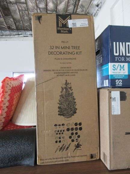 Mini Tree Decorating Kit - Prime Time Auctions, Inc.