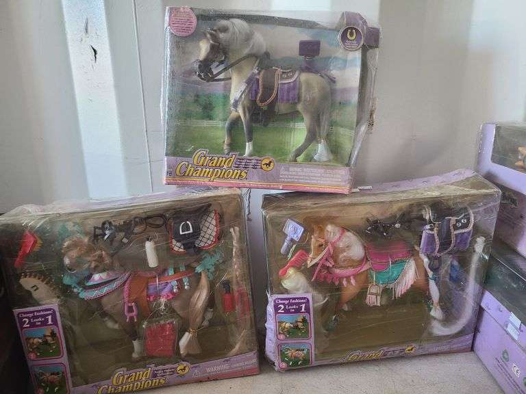 3) Grand Champions Collectible Horses - Prime Time Auctions, Inc.