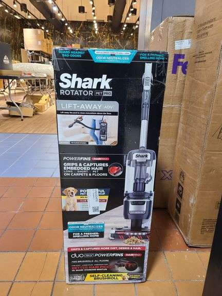 *Shark Rotator Pet Pro - Prime Time Auctions, Inc.