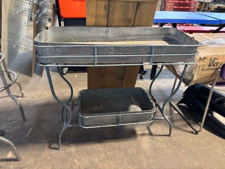 Planter - Prime Time Auctions, Inc.