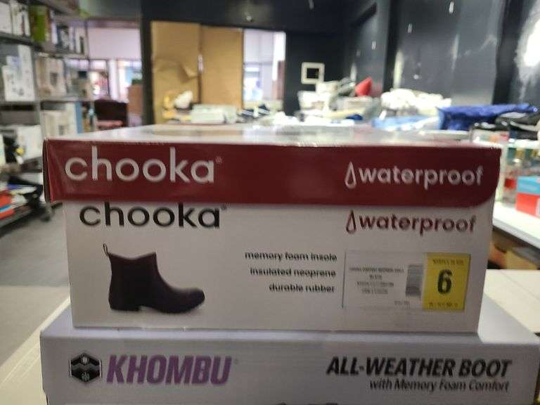 2) Chooka Boots, Khombu Boots - Prime Time Auctions, Inc.