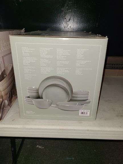Over & Back 16pc Dinnerware Set - Prime Time Auctions, Inc.