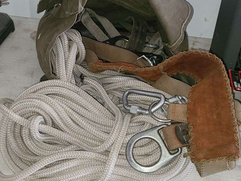 Harness, Rope, Canvas Bag - Prime Time Auctions, Inc.