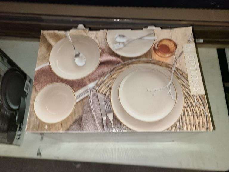 Over and Back 16pc Dinnerware Set - Prime Time Auctions, Inc.