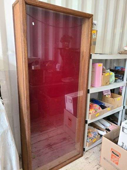 Display Case - Prime Time Auctions, Inc.