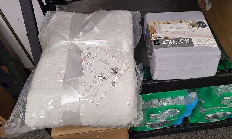 Enzyme Washed Crinkle Quilted Bedspread, 1) Queen Sized 4pc Sheet Set ...