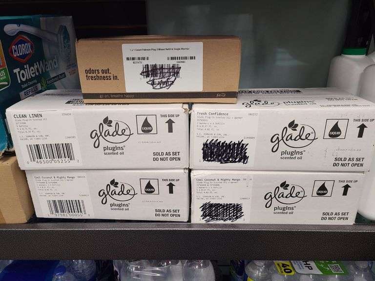 4) Boxes Glade Plugins, Febreze Plug - Prime Time Auctions, Inc.