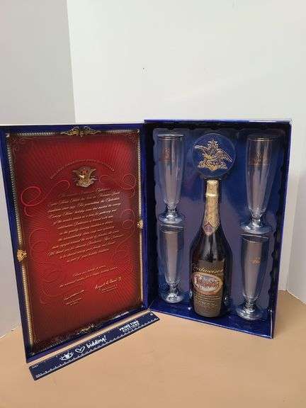 Budweiser Gift Set - Prime Time Auctions, Inc.