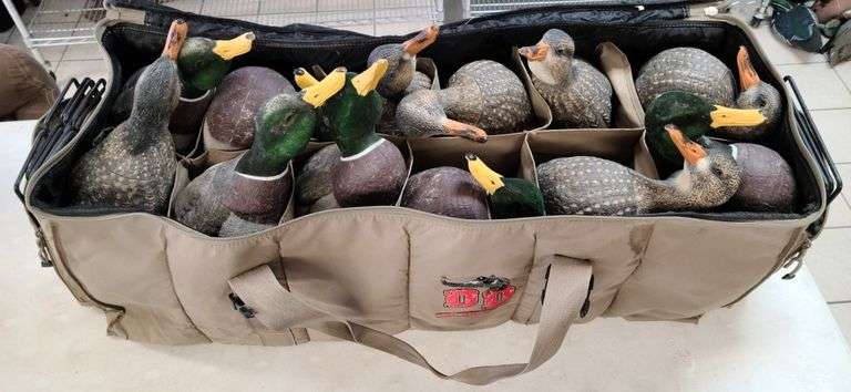 Dakota Decoy 12-Slot Duck Decoy Bag with Duck Decoys - Prime Time ...