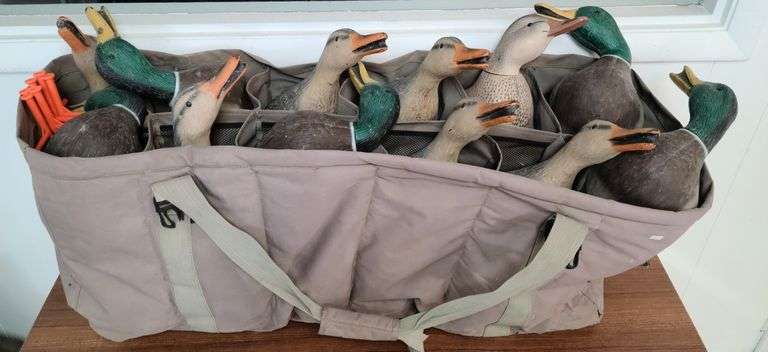 12-Slot Duck Decoy Bag with Duck Decoys - Prime Time Auctions, Inc.