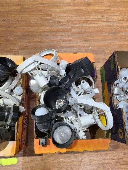 Contents of Box: Light Fixtures - Prime Time Auctions, Inc.