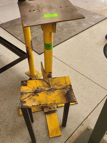 2) Metal Tool Stands - Prime Time Auctions, Inc.