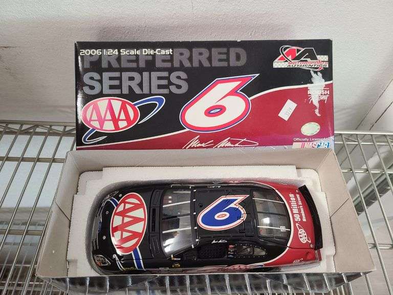 Preferred Series Die Cast Racing Car - Prime Time Auctions, Inc.