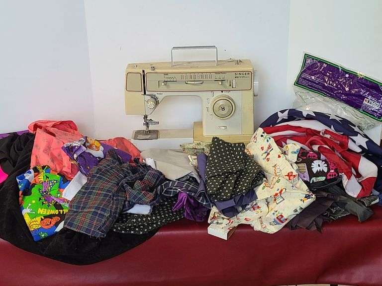 Singer Sewing Machine, Scrap Material - Prime Time Auctions, Inc.