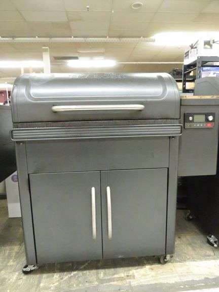 * Traeger Silverton XL Pellet Grill - Prime Time Auctions, Inc.