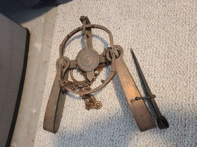 Oneida Newhouse Animal Trap, Spring Caliper - Prime Time Auctions, Inc.