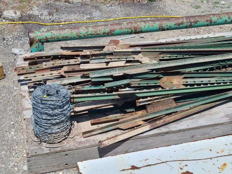 Pallet of T-Posts, Barbwire - Prime Time Auctions, Inc.