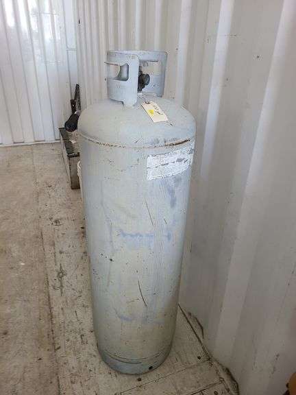 100 Gallon Empty Propane Tank - Prime Time Auctions, Inc.