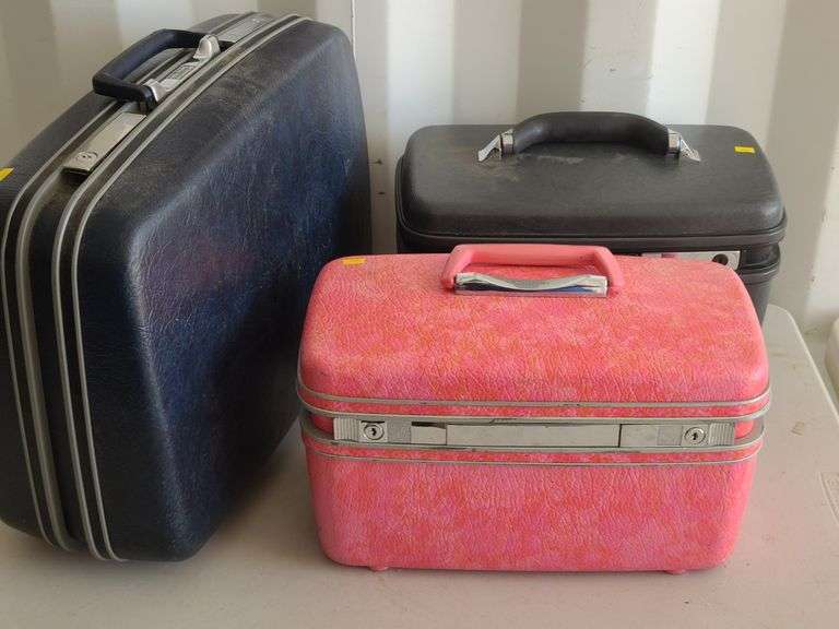 2) Samsonite Train Cases, Samsonite Suitcase - Prime Time Auctions, Inc.