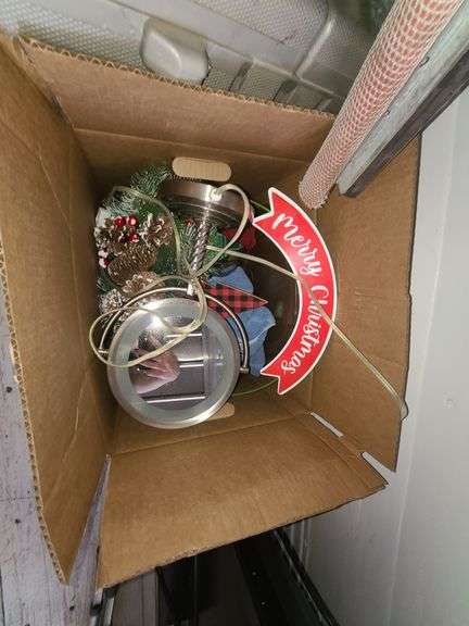 Contents of Box - Prime Time Auctions, Inc.
