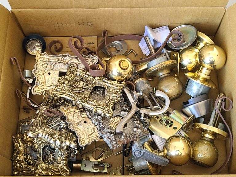 Door Knobs, Outlet Covers - Prime Time Auctions, Inc.