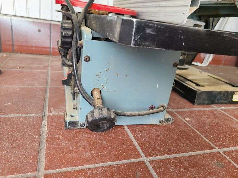 Delta 6" Variable Speed Bench Jointer - Prime Time Auctions, Inc.