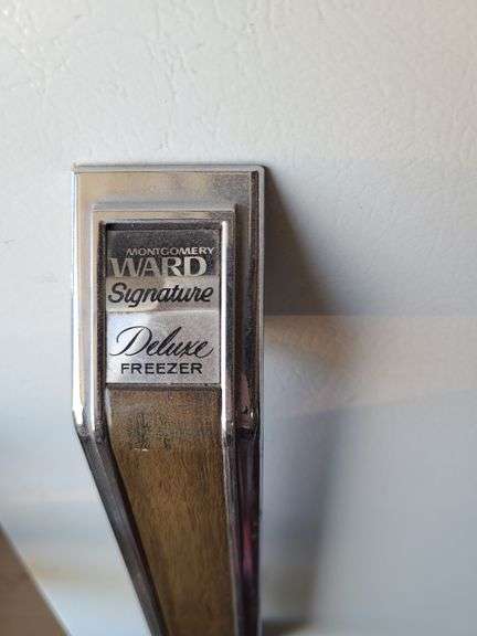 Montgomery Ward Signature Deluxe Freezer - Prime Time Auctions, Inc.