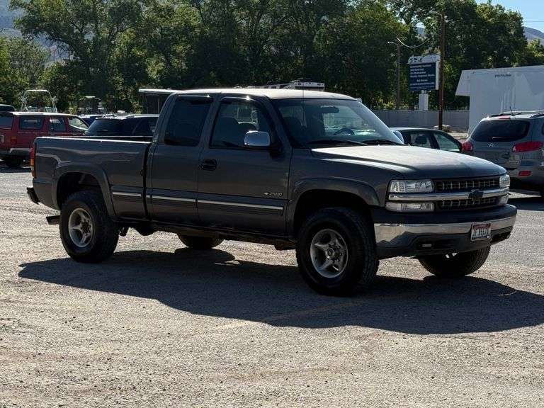 2000 Chevrolet Silverado 2500* - Prime Time Auctions, Inc.