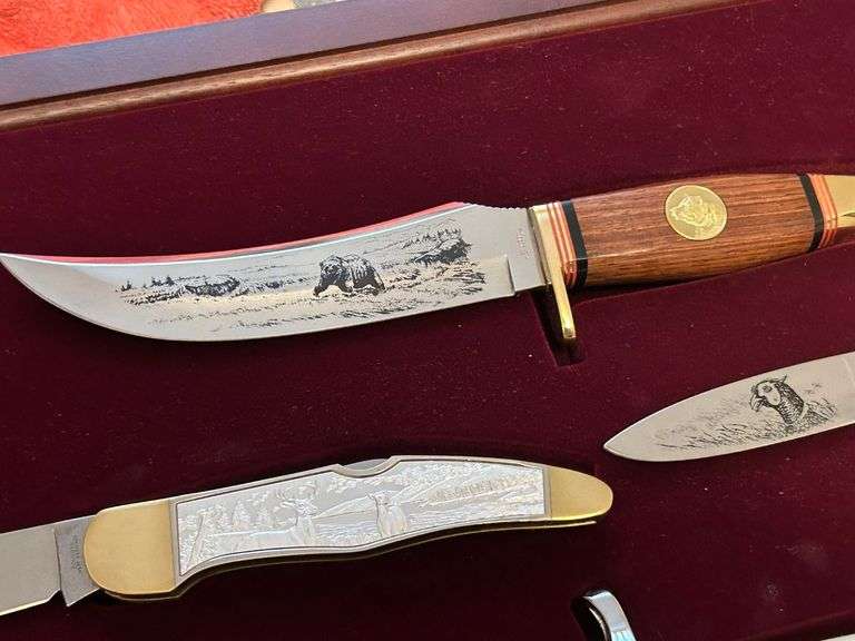 12) Franklin Mint Knives with Custom Case - Prime Time Auctions, Inc.