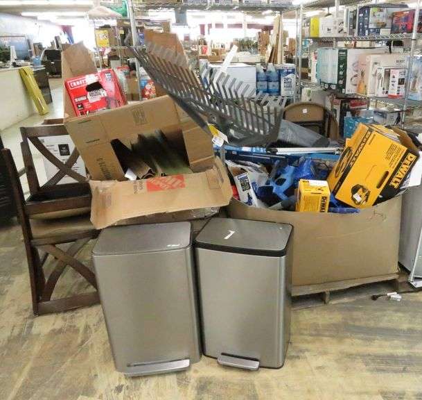 * Collection of Damaged Items - Prime Time Auctions, Inc.