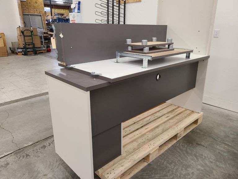 Desk - Prime Time Auctions, Inc.