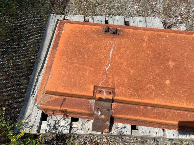 Orange Panel - Prime Time Auctions, Inc.