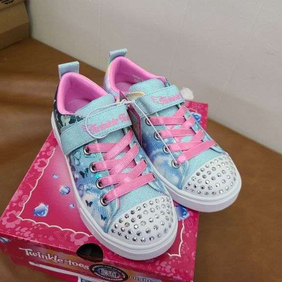 Twinkle Toes Velcro Shoes - Prime Time Auctions, Inc.
