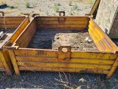 6) Metal Tote Trays - Prime Time Auctions, Inc.