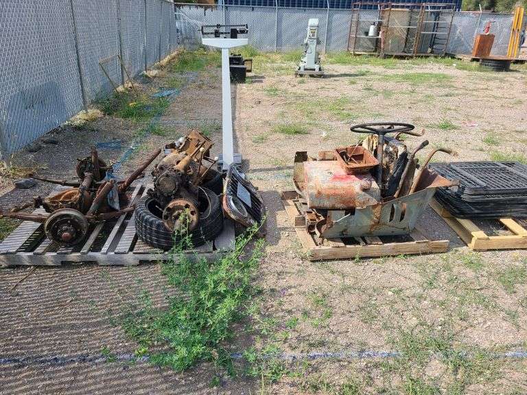 2) Pallets of 1950 Jeep Willy Parts - Prime Time Auctions, Inc.