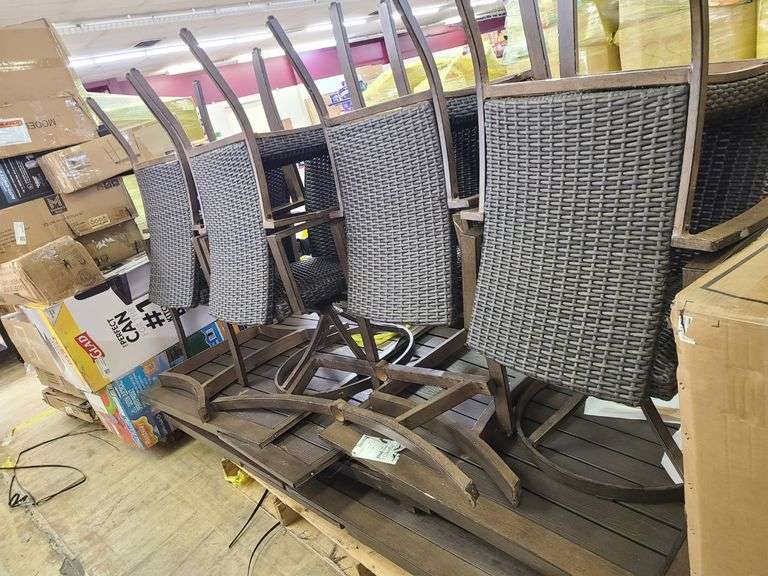 *Outdoor Patio Set - Prime Time Auctions, Inc.