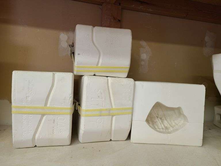 4) Ceramic Molds - Prime Time Auctions, Inc.