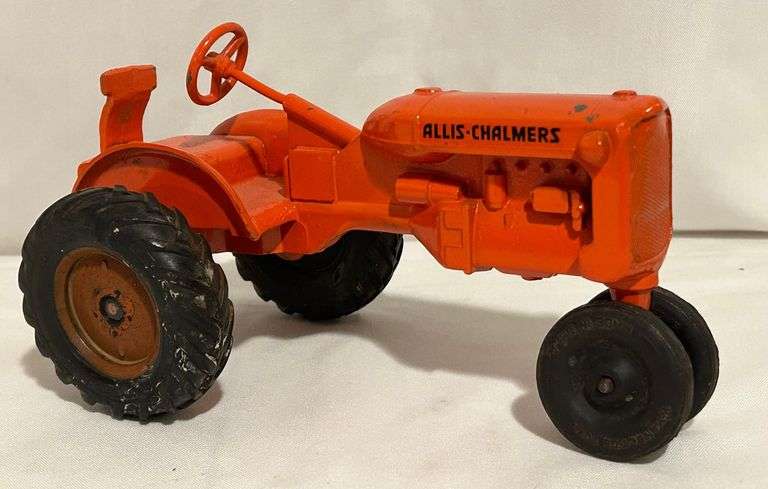 ALLIS-CHALMERS NARROW FRONT TRACTOR - Creamer Auction