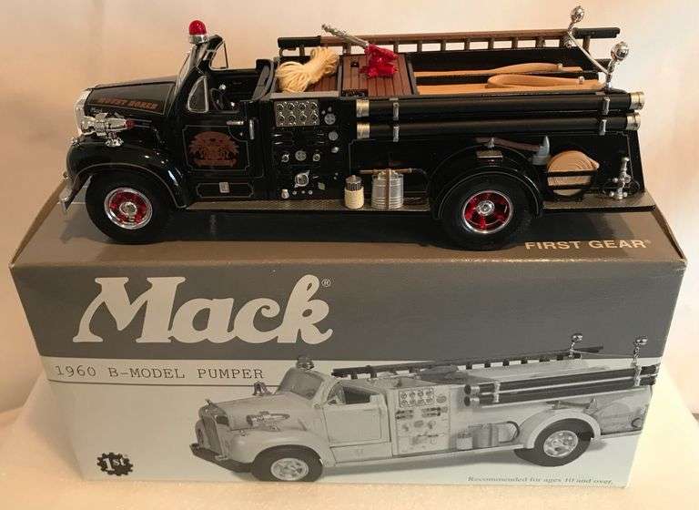 1960 Mack - B-Model Pumper Truck - Creamer Auction