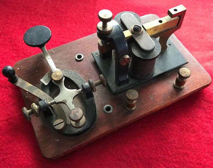 OLD TELEGRAPH KEY AND RECIEVER - Creamer Auction