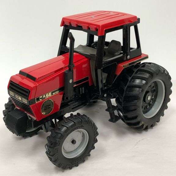 Case IH 3294 Tractor - 1985 Special Edition - Creamer Auction