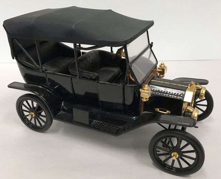 Franklin Mint 1991 Precision Models - — 4 Door Ford Car - Creamer Auction