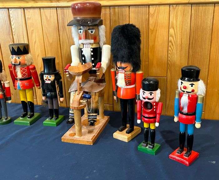 Collection of Nutcrackers - Creamer Auction