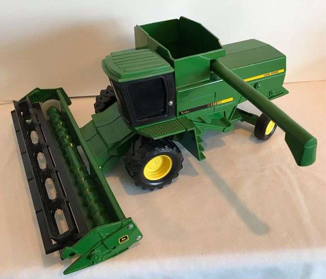 John Deere Turbo Combine - Creamer Auction